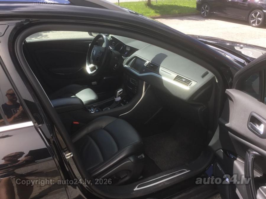 Black Citroen C5 2016 in Tallinn, with an engine capacity of 2.00 L and mileage of 224 thousand km for 8000 €, photo 12 on AUTOMOTO.COM.LV