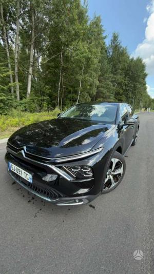 Black Citroen C5 2022 in Kaunas, with an engine capacity of 1.20 L and mileage of 18 thousand km for 16698 €, photo  on AUTOMOTO.COM.LV