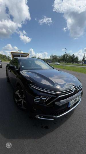 Melns Citroen C5 2022 Kauņa, ar dzinēja tilpumu 1.20 L un nobraukumu 18 tūkst. km par 16698 €, foto 4 vietnē AUTOMOTO.COM.LV