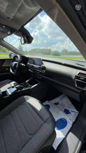 Melns Citroen C5 2022 Kauņa, ar dzinēja tilpumu 1.20 L un nobraukumu 18 tūkst. km par 16698 €, foto 13 vietnē AUTOMOTO.COM.LV