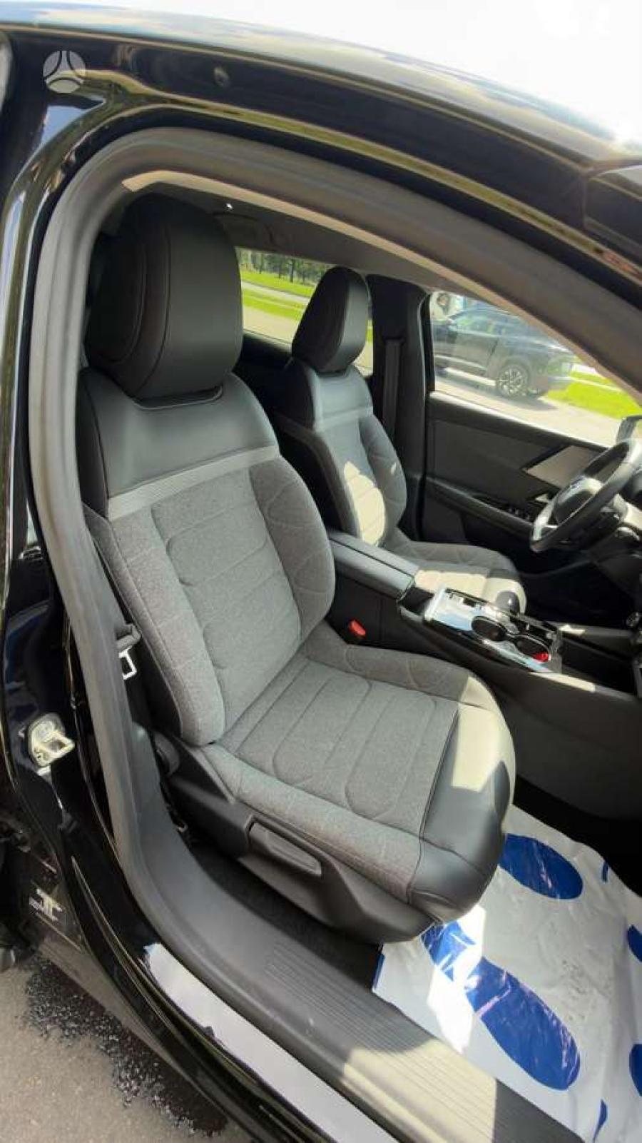 Melns Citroen C5 2022 Kauņa, ar dzinēja tilpumu 1.20 L un nobraukumu 18 tūkst. km par 16698 €, foto 16 vietnē AUTOMOTO.COM.LV