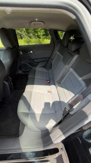 Melns Citroen C5 2022 Kauņa, ar dzinēja tilpumu 1.20 L un nobraukumu 18 tūkst. km par 16698 €, foto 19 vietnē AUTOMOTO.COM.LV