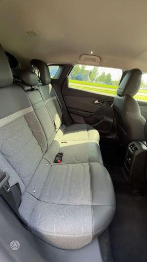 Melns Citroen C5 2022 Kauņa, ar dzinēja tilpumu 1.20 L un nobraukumu 18 tūkst. km par 16698 €, foto 21 vietnē AUTOMOTO.COM.LV
