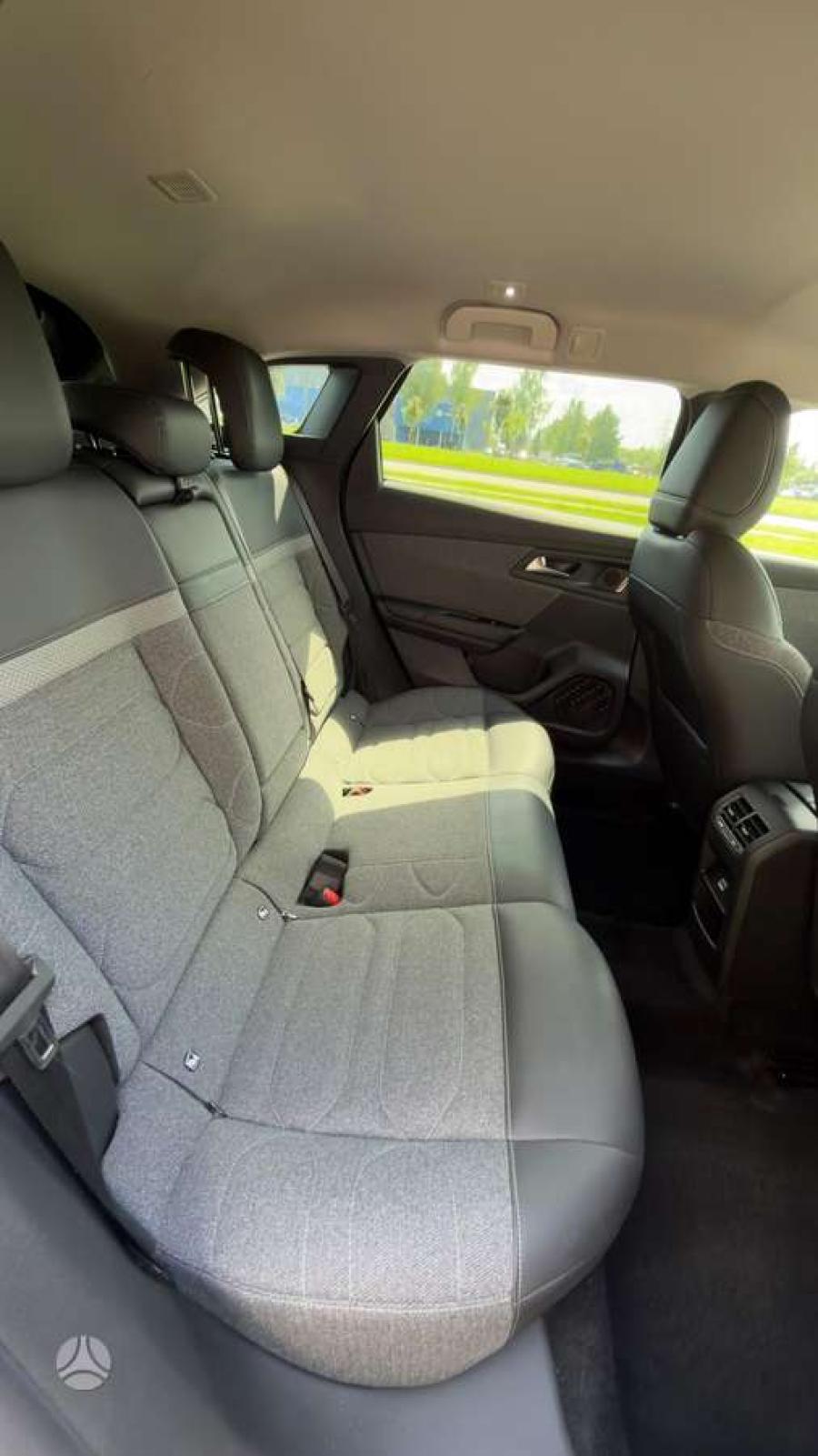 Melns Citroen C5 2022 Kauņa, ar dzinēja tilpumu 1.20 L un nobraukumu 18 tūkst. km par 16698 €, foto 21 vietnē AUTOMOTO.COM.LV