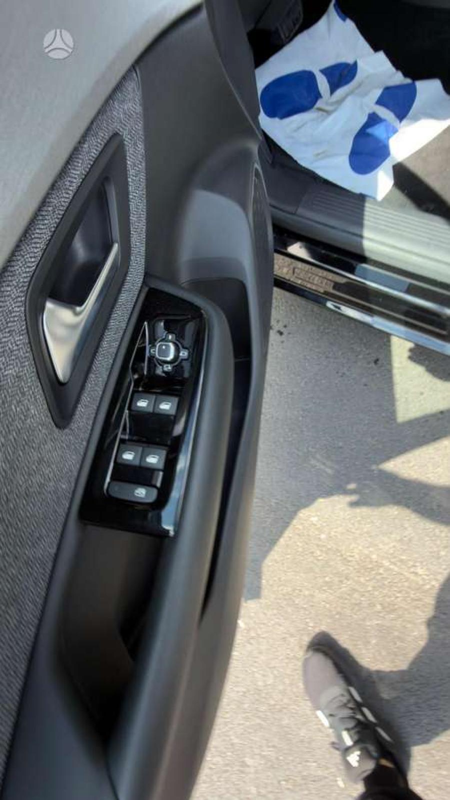 Melns Citroen C5 2022 Kauņa, ar dzinēja tilpumu 1.20 L un nobraukumu 18 tūkst. km par 16698 €, foto 25 vietnē AUTOMOTO.COM.LV