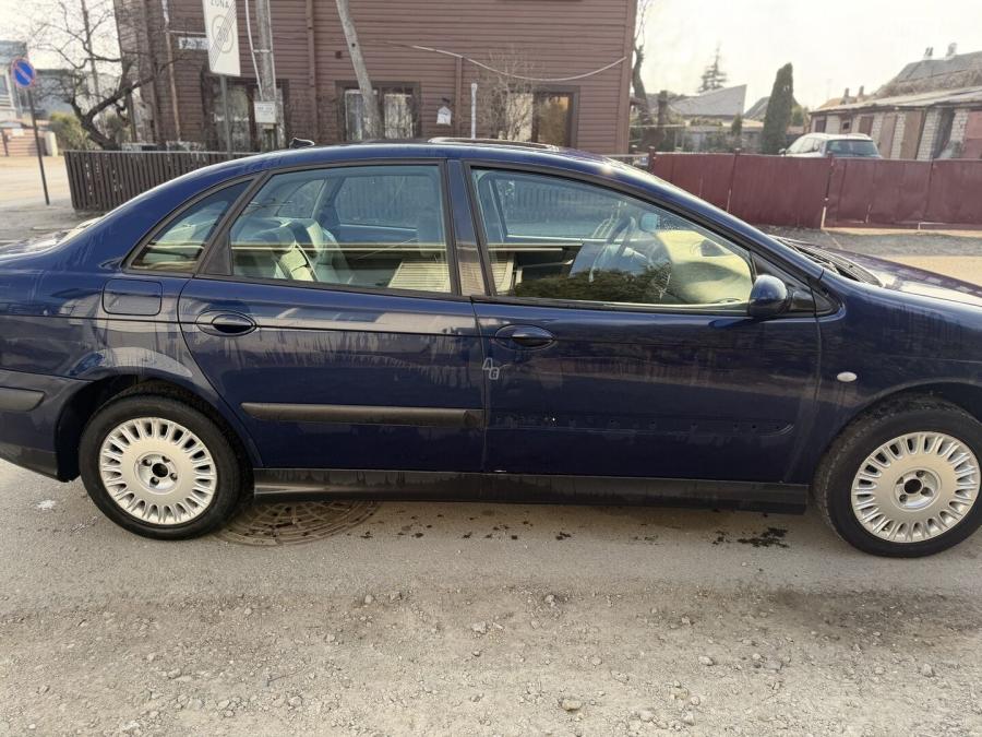 Blue Citroen C5 2003 in Kaunas, with an engine capacity of 2.00 L and mileage of 397 thousand km for 500 €, photo 4 on AUTOMOTO.COM.LV