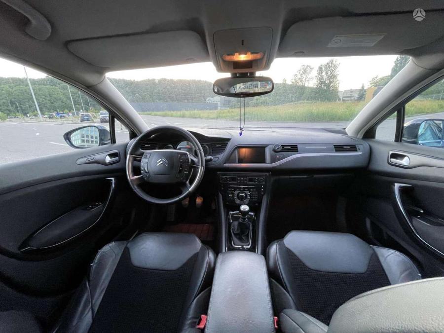 Zils Citroen C5 2009 Viļņa, ar dzinēja tilpumu 2.00 L un nobraukumu 280 tūkst. km par 1800 €, foto 7 vietnē AUTOMOTO.COM.LV