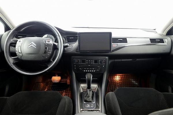 Ситроен С5 2009 в Таллин на AUTOMOTO.COM.LV Синий Ситроен С5 2009 в Таллин, объемом двигателя 2.00 л и пробегом 269 тыс. км за 1699 €, фото 6 на AUTOMOTO.COM.LV