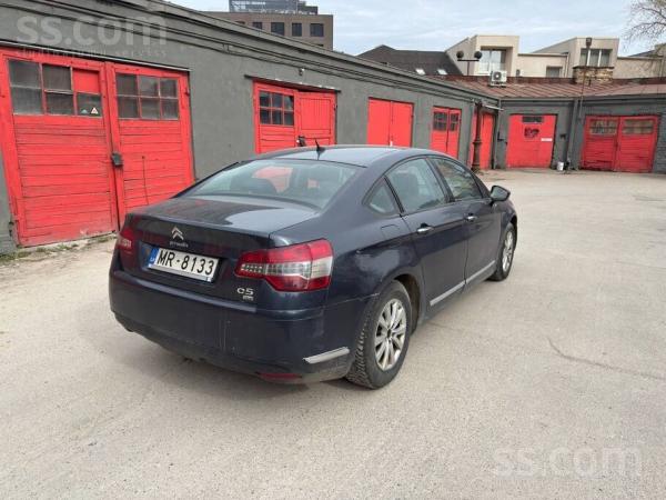 Zils Citroen C5 2013 Rīga, ar dzinēja tilpumu 1.60 L un nobraukumu 328 tūkst. km par 1700 €, foto 4 vietnē AUTOMOTO.COM.LV