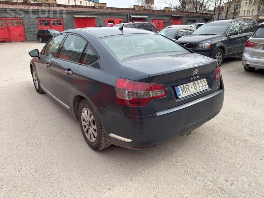 Zils Citroen C5 2013 Rīga, ar dzinēja tilpumu 1.60 L un nobraukumu 328 tūkst. km par 1700 €, foto 5 vietnē AUTOMOTO.COM.LV