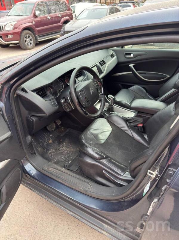 Zils Citroen C5 2013 Rīga, ar dzinēja tilpumu 1.60 L un nobraukumu 328 tūkst. km par 1700 €, foto 6 vietnē AUTOMOTO.COM.LV