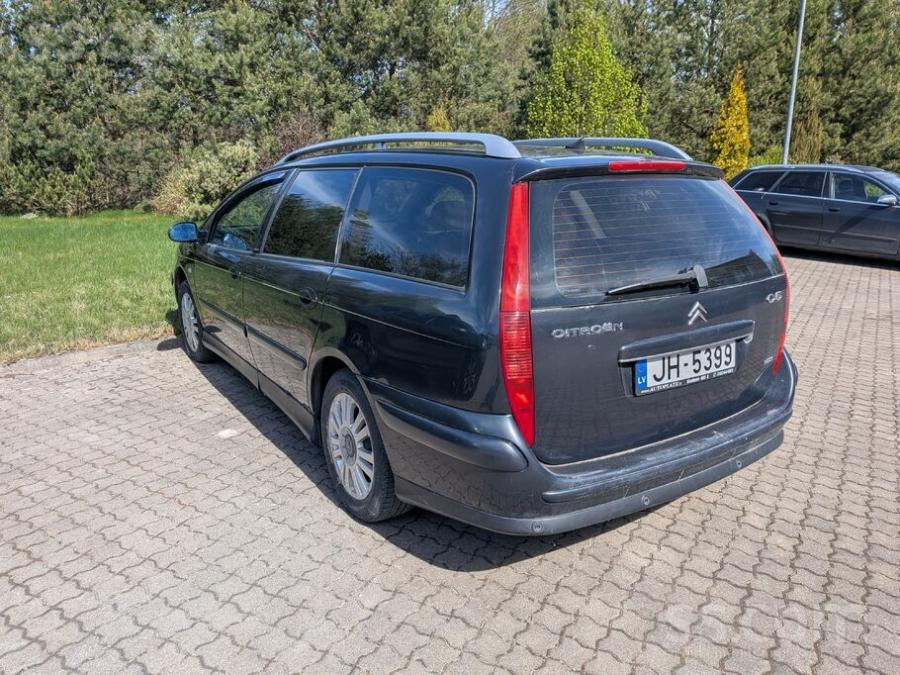 Blue Citroen C5 2004 in Riga, with an engine capacity of 2.20 L and mileage of 325 thousand km for 1650 €, photo 3 on AUTOMOTO.COM.LV