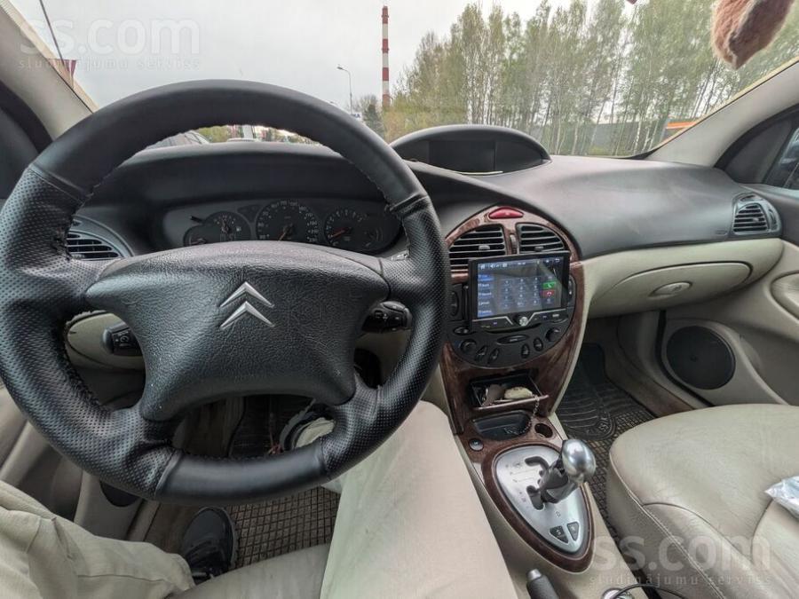 Blue Citroen C5 2004 in Riga, with an engine capacity of 2.20 L and mileage of 325 thousand km for 1650 €, photo 4 on AUTOMOTO.COM.LV