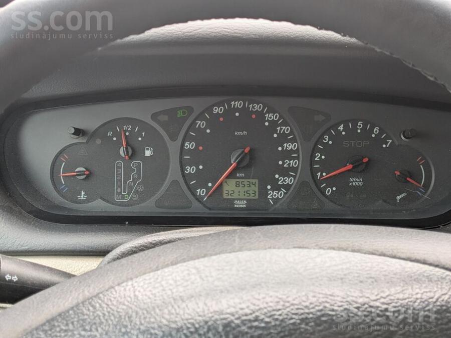 Blue Citroen C5 2004 in Riga, with an engine capacity of 2.20 L and mileage of 325 thousand km for 1650 €, photo 5 on AUTOMOTO.COM.LV