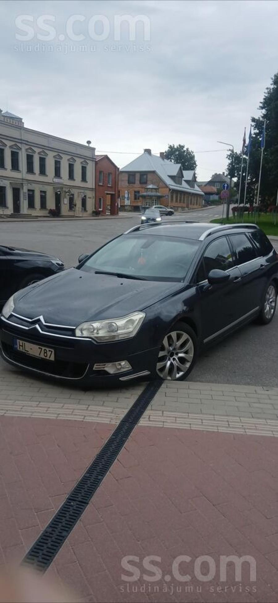 Blue Citroen C5 2008 in Limbazi, with an engine capacity of 2.70 L and mileage of 391 thousand km for 1900 €, photo 3 on AUTOMOTO.COM.LV