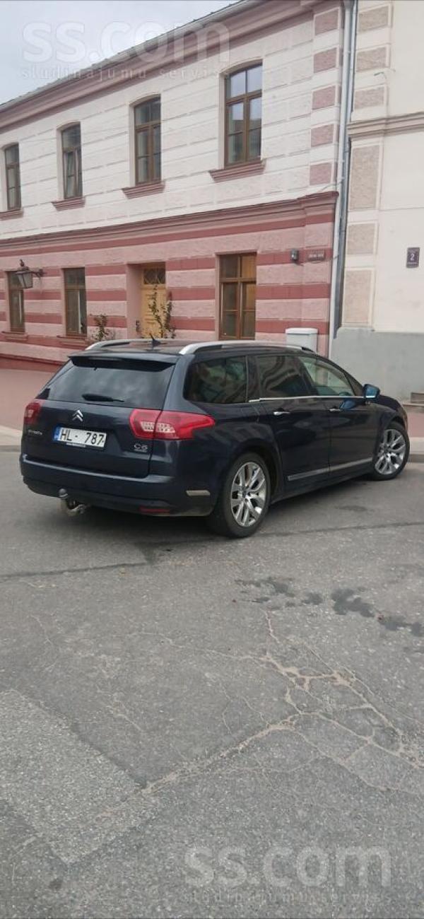 Blue Citroen C5 2008 in Limbazi, with an engine capacity of 2.70 L and mileage of 391 thousand km for 1900 €, photo 4 on AUTOMOTO.COM.LV
