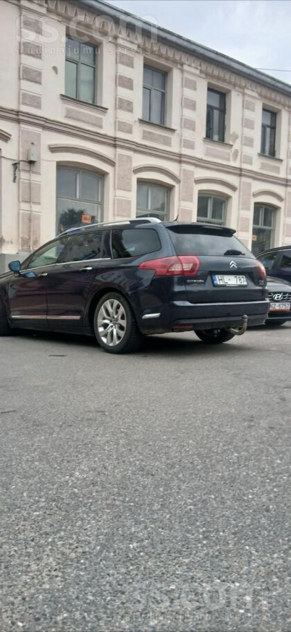 Blue Citroen C5 2008 in Limbazi, with an engine capacity of 2.70 L and mileage of 391 thousand km for 1900 €, photo 5 on AUTOMOTO.COM.LV