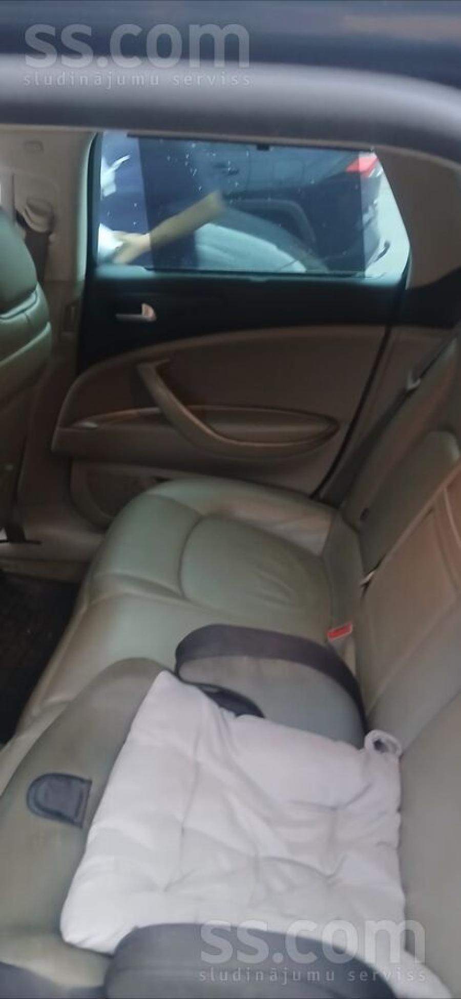 Blue Citroen C5 2008 in Limbazi, with an engine capacity of 2.70 L and mileage of 391 thousand km for 1900 €, photo 6 on AUTOMOTO.COM.LV