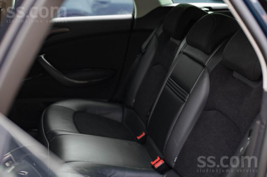 Zils Citroen C5 2008 Rīga, ar dzinēja tilpumu 2.00 L un nobraukumu 275 tūkst. km par 3590 €, foto 12 vietnē AUTOMOTO.COM.LV