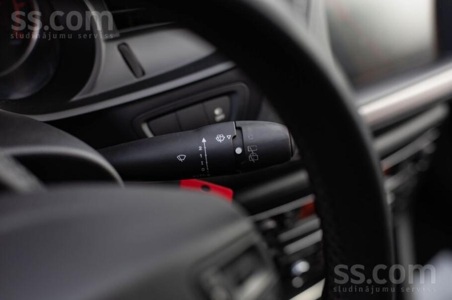 Zils Citroen C5 2008 Rīga, ar dzinēja tilpumu 2.00 L un nobraukumu 275 tūkst. km par 3590 €, foto 19 vietnē AUTOMOTO.COM.LV