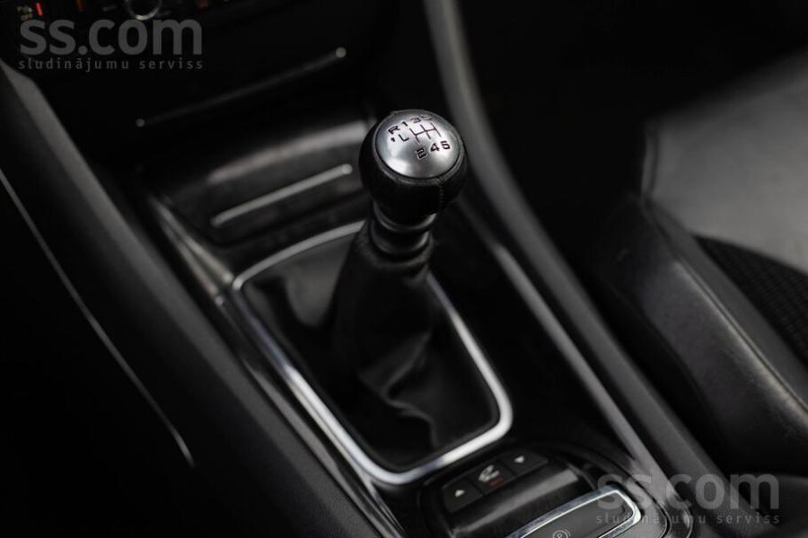 Zils Citroen C5 2008 Rīga, ar dzinēja tilpumu 2.00 L un nobraukumu 275 tūkst. km par 3590 €, foto 25 vietnē AUTOMOTO.COM.LV