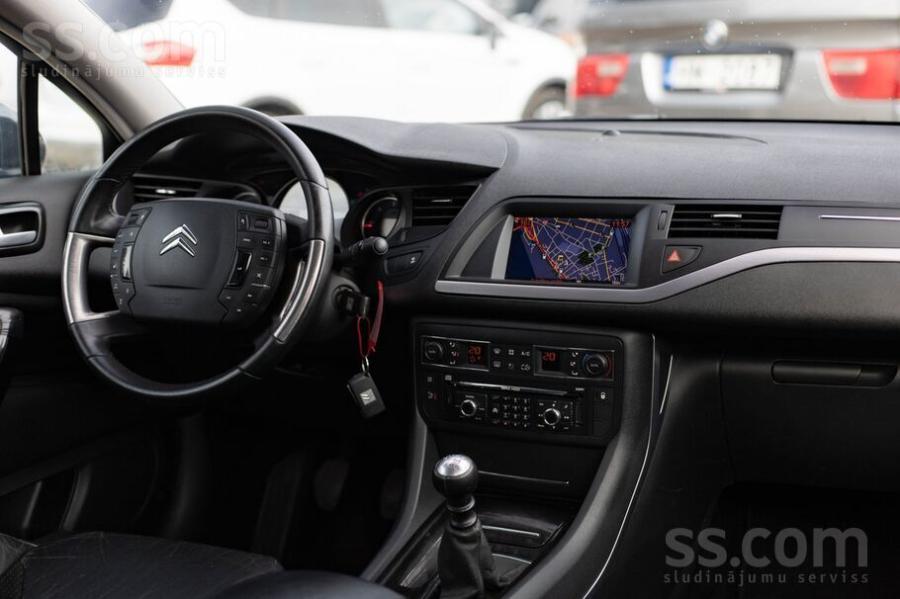 Zils Citroen C5 2008 Rīga, ar dzinēja tilpumu 2.00 L un nobraukumu 275 tūkst. km par 3590 €, foto 27 vietnē AUTOMOTO.COM.LV