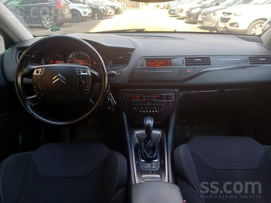 Zils Citroen C5 2009 Daugavpils, ar dzinēja tilpumu 2.00 L un nobraukumu 0 tūkst. km par 3550 €, foto 18 vietnē AUTOMOTO.COM.LV