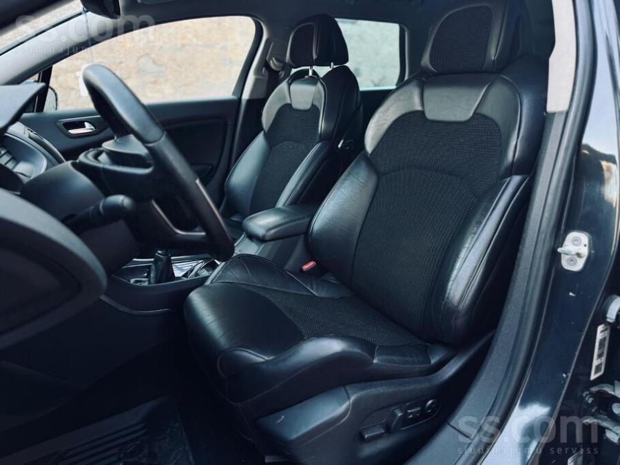 Zils Citroen C5 2010 Cēsis, ar dzinēja tilpumu 2.00 L un nobraukumu 0 tūkst. km par 3650 €, foto 14 vietnē AUTOMOTO.COM.LV
