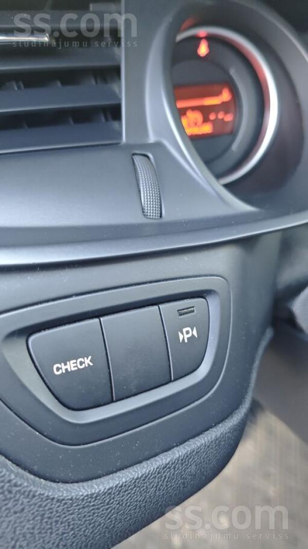 Синий Ситроен С5 2010 в Юрмала, объемом двигателя 2.00 л и пробегом 387 тыс. км за 2600 €, фото 10 на AUTOMOTO.COM.LV