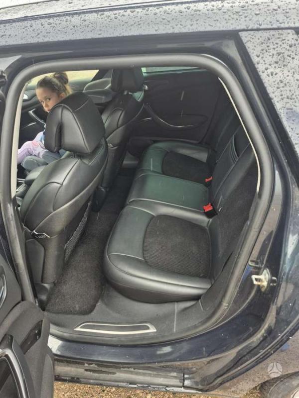 Zils Citroen C5 2010 Kauņa, ar dzinēja tilpumu 2.00 L un nobraukumu 265 tūkst. km par 1800 €, foto 8 vietnē AUTOMOTO.COM.LV