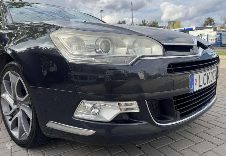 Blue Citroen C5 2010 in Vilnius, with an engine capacity of 2.99 L and mileage of 257 thousand km for 1450 €, photo 13 on AUTOMOTO.COM.LV
