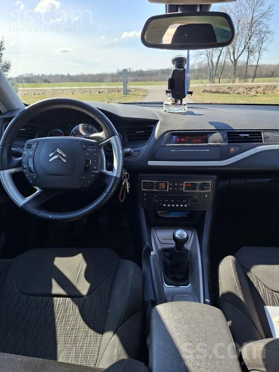 Blue Citroen C5 2011 in Jekabpils, with an engine capacity of 1.60 L and mileage of 248 thousand km for 2600 €, photo 6 on AUTOMOTO.COM.LV