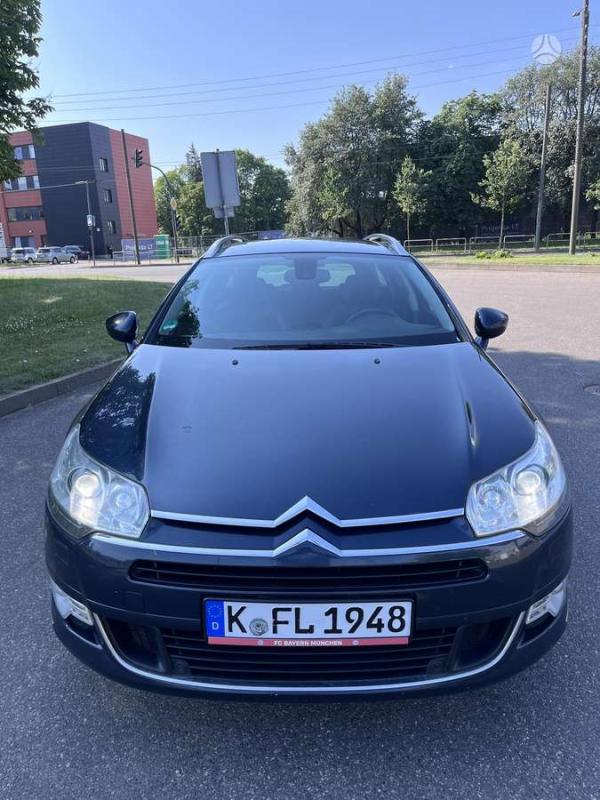 Zils Citroen C5 2011 Kauņa, ar dzinēja tilpumu 2.99 L un nobraukumu 385 tūkst. km par 2800 €, foto 3 vietnē AUTOMOTO.COM.LV