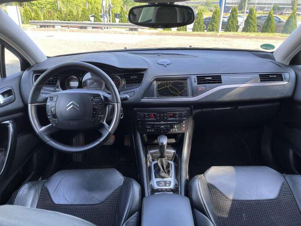 Zils Citroen C5 2011 Kauņa, ar dzinēja tilpumu 2.99 L un nobraukumu 385 tūkst. km par 2800 €, foto 9 vietnē AUTOMOTO.COM.LV