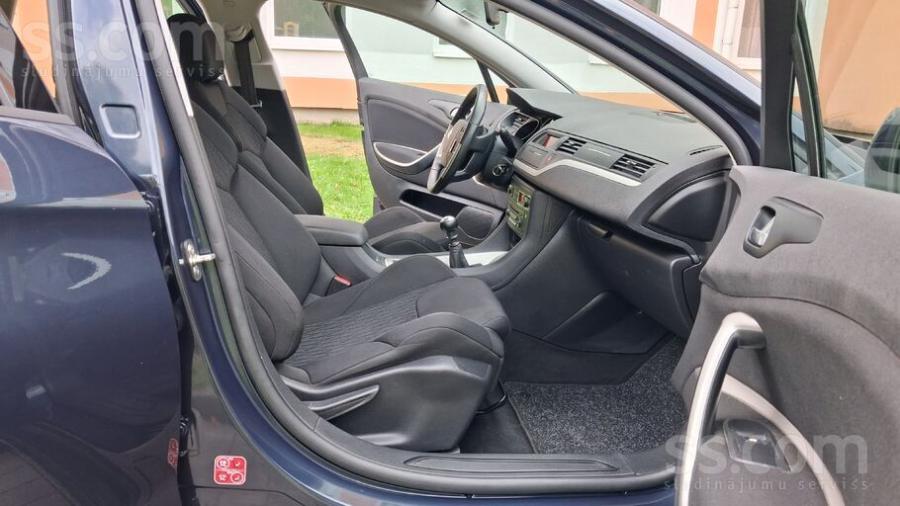 Zils Citroen C5 2011 Rēzekne, ar dzinēja tilpumu 2.00 L un nobraukumu 0 tūkst. km par 3800 €, foto 13 vietnē AUTOMOTO.COM.LV