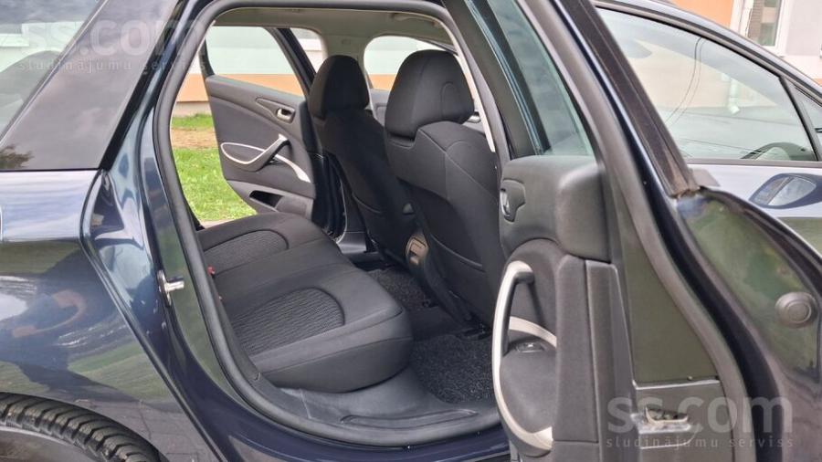 Zils Citroen C5 2011 Rēzekne, ar dzinēja tilpumu 2.00 L un nobraukumu 0 tūkst. km par 3800 €, foto 14 vietnē AUTOMOTO.COM.LV