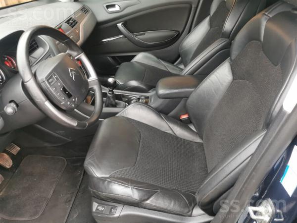 Zils Citroen C5 2011 Cēsis, ar dzinēja tilpumu 1.60 L un nobraukumu 200 tūkst. km par 3000 €, foto 9 vietnē AUTOMOTO.COM.LV
