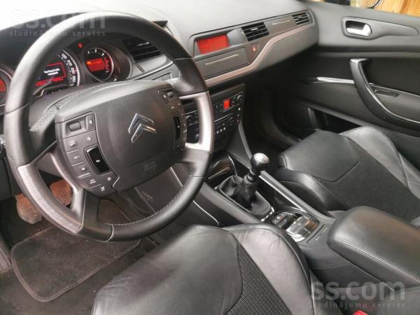 Zils Citroen C5 2011 Cēsis, ar dzinēja tilpumu 1.60 L un nobraukumu 200 tūkst. km par 3000 €, foto 10 vietnē AUTOMOTO.COM.LV