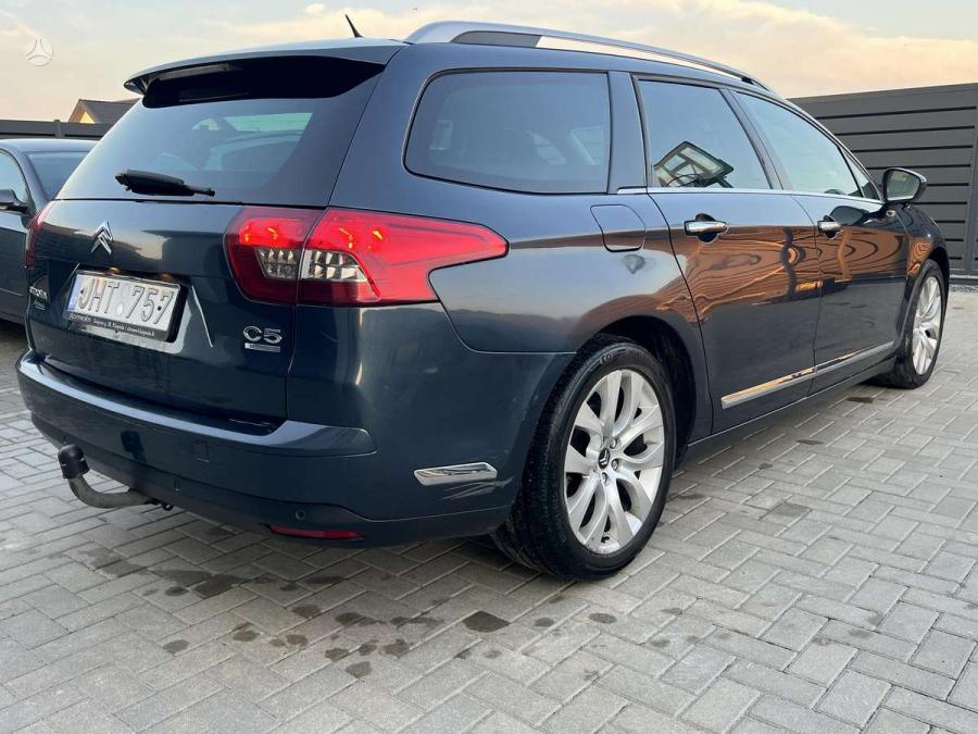 Blue Citroen C5 2012 in Klaipeda, with an engine capacity of 2.00 L and mileage of 401 thousand km for 3000 €, photo 4 on AUTOMOTO.COM.LV