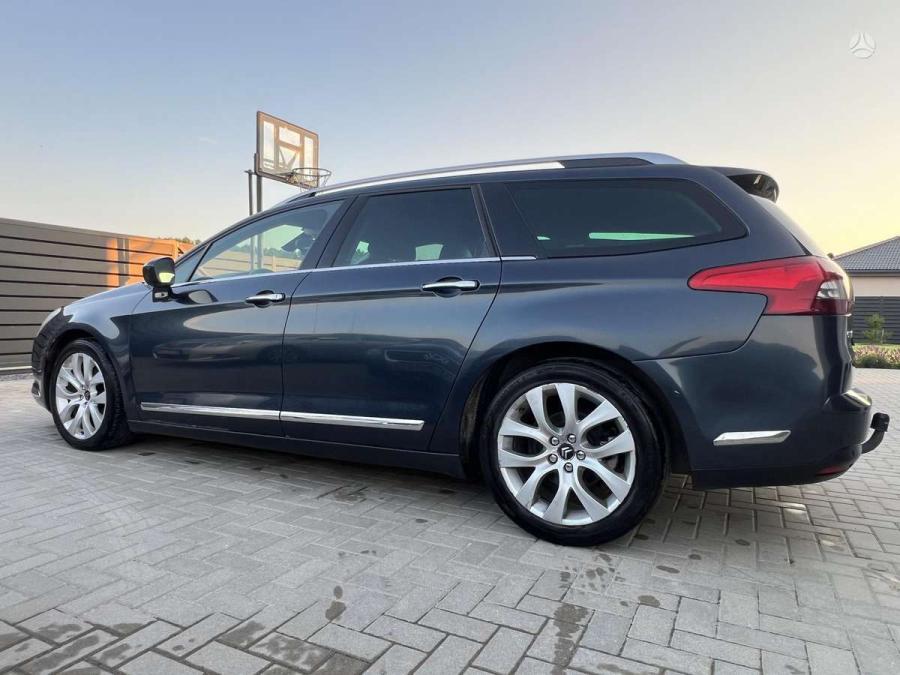 Blue Citroen C5 2012 in Klaipeda, with an engine capacity of 2.00 L and mileage of 401 thousand km for 3000 €, photo 7 on AUTOMOTO.COM.LV