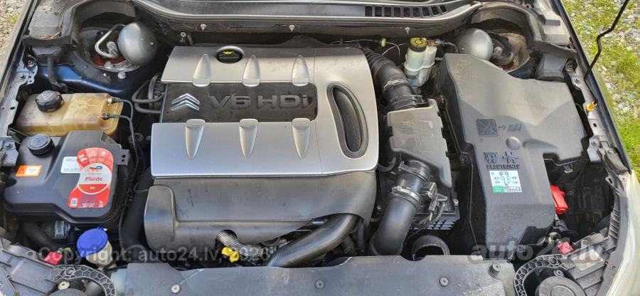 Blue Citroen C5 2012 in Tallinn, with an engine capacity of 3.00 L and mileage of 304 thousand km for 5300 €, photo 4 on AUTOMOTO.COM.LV