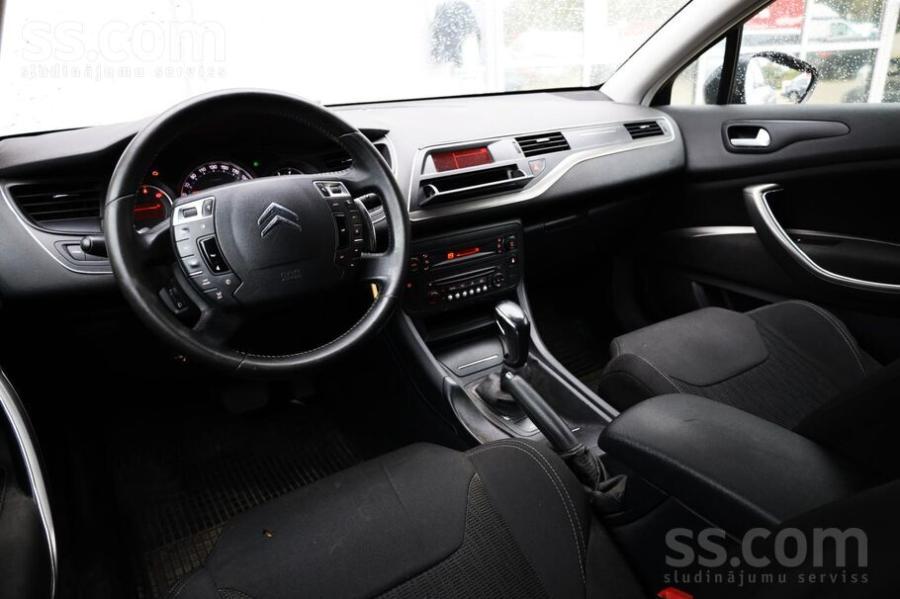 Blue Citroen C5 2012 in Riga, with an engine capacity of 1.60 L and mileage of 236 thousand km for 795 €, photo 6 on AUTOMOTO.COM.LV