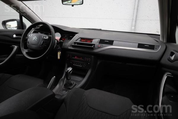 Ситроен С5 2012 в Рига на AUTOMOTO.COM.LV Синий Ситроен С5 2012 в Рига, объемом двигателя 1.60 л и пробегом 236 тыс. км за 795 €, фото 8 на AUTOMOTO.COM.LV
