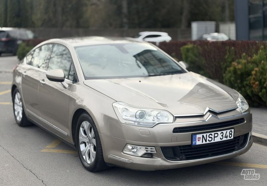 Brown Citroen C5 2009 in Vilnius, with an engine capacity of 2.00 L and mileage of 380 thousand km for 2250 €, photo 1 on AUTOMOTO.COM.LV