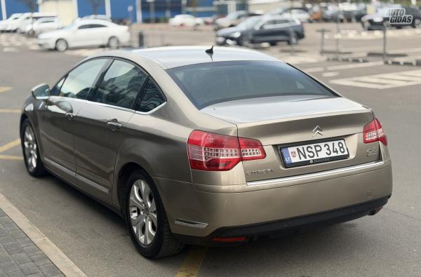 Brūns Citroen C5 2009 Viļņa, ar dzinēja tilpumu 2.00 L un nobraukumu 380 tūkst. km par 2250 €, foto 3 vietnē AUTOMOTO.COM.LV