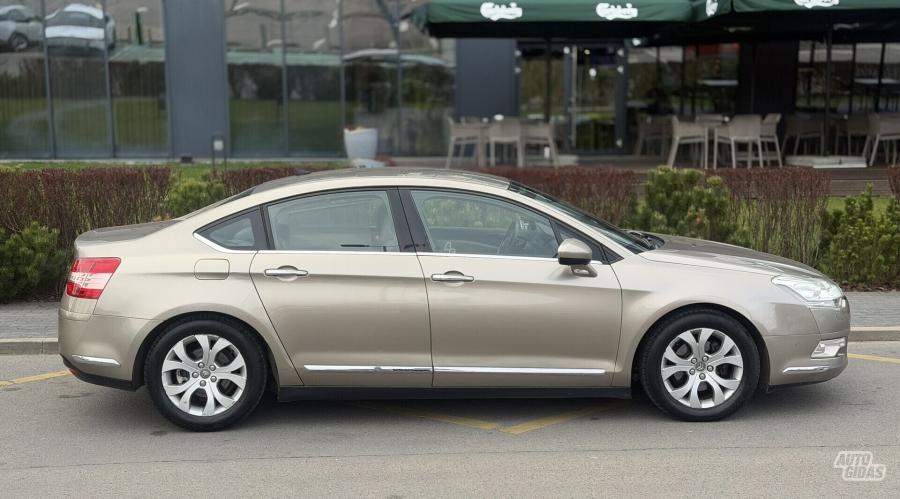 Brown Citroen C5 2009 in Vilnius, with an engine capacity of 2.00 L and mileage of 380 thousand km for 2250 €, photo 6 on AUTOMOTO.COM.LV