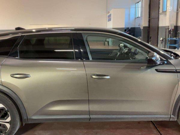 Brūns Citroen C5 2022 Viļņa, ar dzinēja tilpumu 1.60 L un nobraukumu 137 tūkst. km par 19800 €, foto 4 vietnē AUTOMOTO.COM.LV