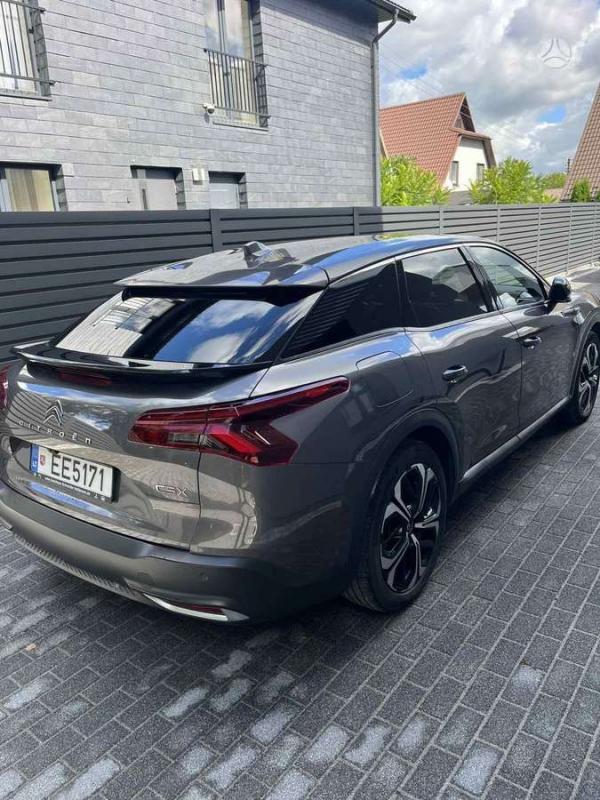 Brown Citroen C5 2022 in Alytus, with an engine capacity of 1.60 L and mileage of 155 thousand km for 15500 €, photo 7 on AUTOMOTO.COM.LV