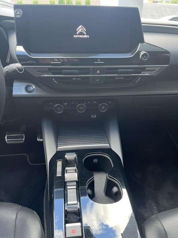 Brown Citroen C5 2022 in Alytus, with an engine capacity of 1.60 L and mileage of 155 thousand km for 15500 €, photo 11 on AUTOMOTO.COM.LV