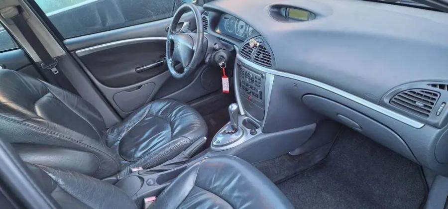 Brown Citroen C5 2007 in Valmiera, with an engine capacity of 2.00 L and mileage of 330 thousand km for 1650 €, photo 10 on AUTOMOTO.COM.LV